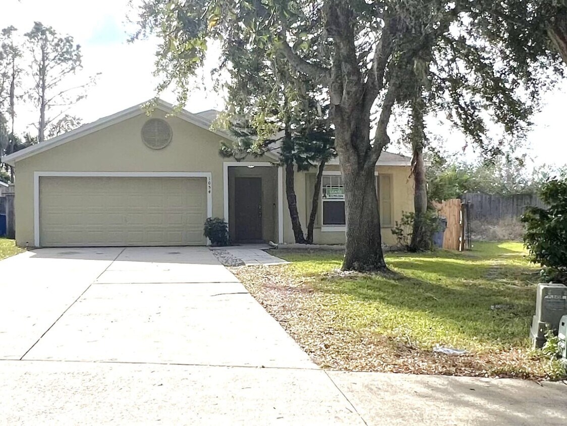 1054 Singleton Cir, Groveland, FL 34736 | Apartments.com