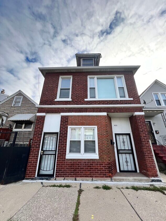 4533 S Richmond St, Chicago, IL 60632 - House Rental in Chicago, IL ...