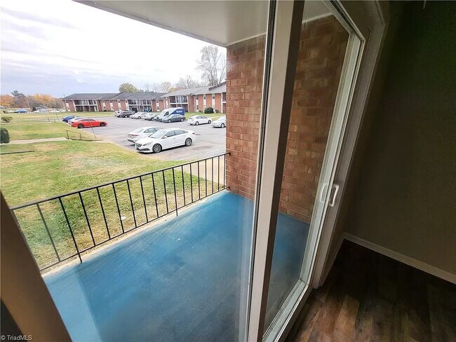 2831 N Ohenry Blvd Unit B, Greensboro, NC 27405 - Condo for Rent in ...