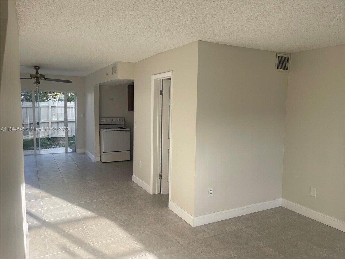 3670 SW 59th Ave, Davie, FL 33314 - Townhome Rentals in Davie FL ...