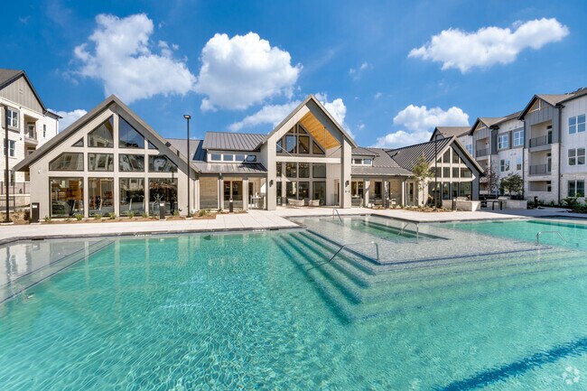 Meadows at Double Creek Apartments for Rent with High Ceilings - Austin ...