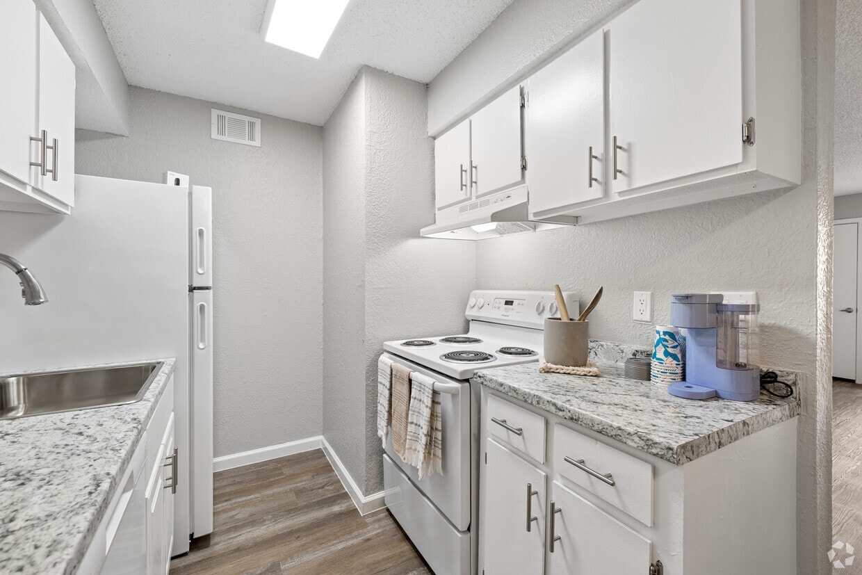The Arlo at River's Edge - 1502-1640 E 71st St Tulsa, OK 74136 ...