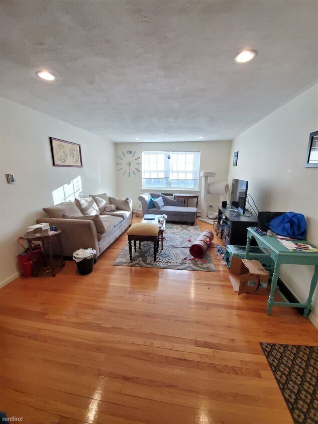 7 Colonial Village Dr Unit Apt 26, Arlington, MA 02474 - Room for Rent ...