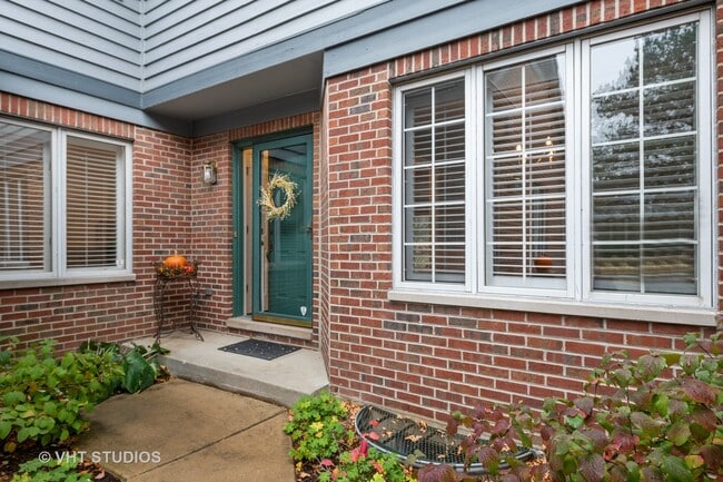 33 Stonehenge Ct, Burr Ridge, IL 60527 - Condo for Rent in Burr Ridge ...