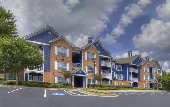 Exciting The Crest At Sugarloaf Apartments Photos