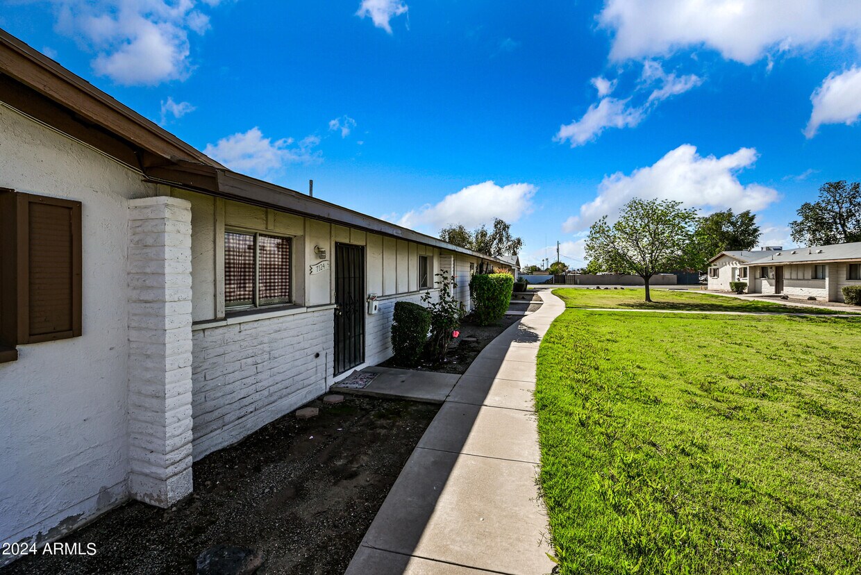 7124 W Wolf St, Phoenix, AZ 85033 - Room for Rent in Phoenix, AZ ...