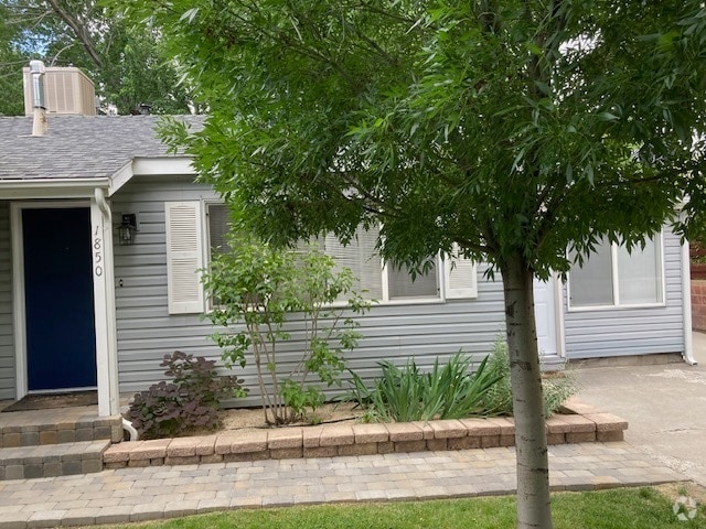 Reno Highland Apartments for Rent with Hardwood Floors - Reno, NV - 1 ...