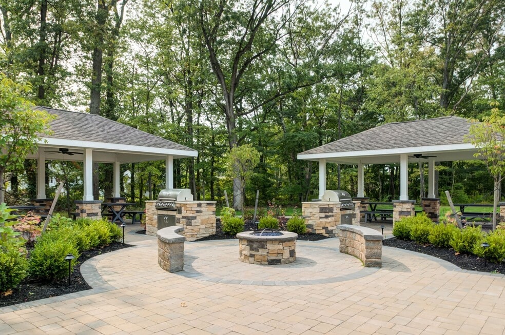 Apartments near Robert Wood Johnson University Hospital Hamilton in ...