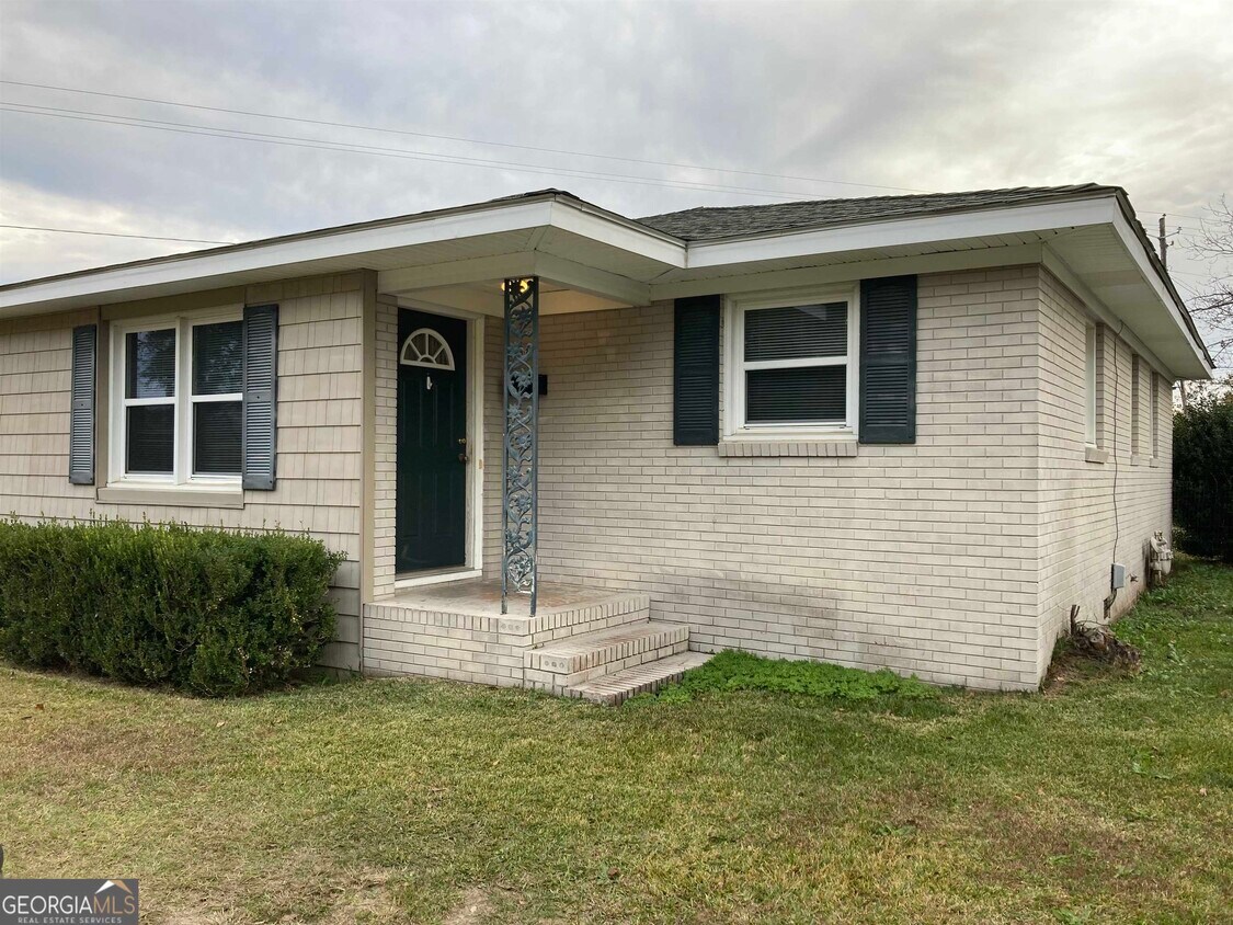 329 Donaldson St, Statesboro, GA 30458 - Townhome Rentals in Statesboro ...