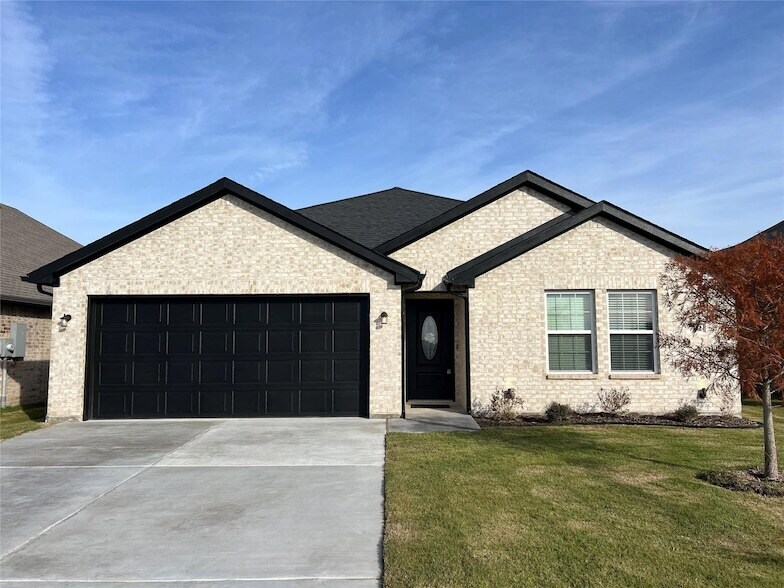 702 Greyson Ln, Greenville, TX 75402 | Apartments.com