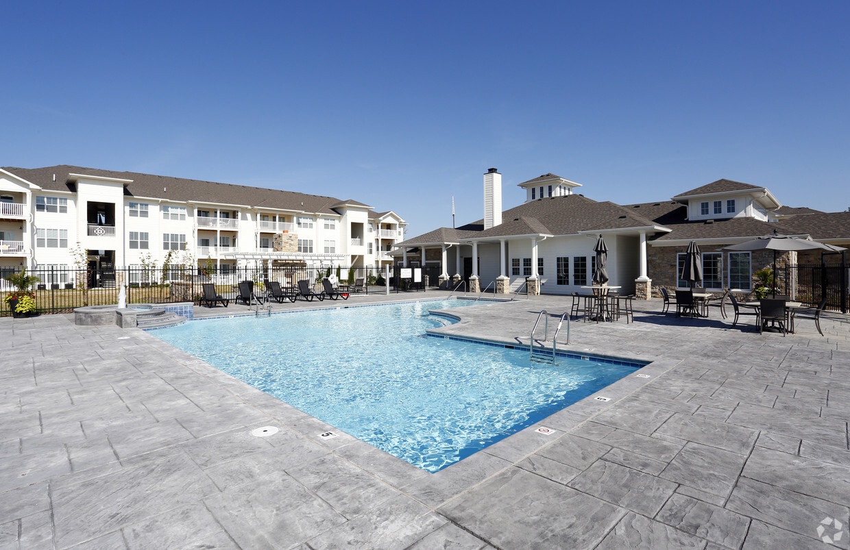 The Timbers Apartments - 4545 Scarlet Oak Way Indianapolis, IN 46237 ...