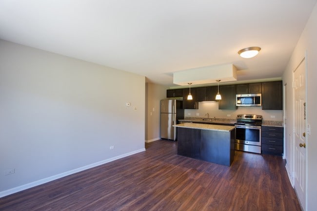 Forest Pointe Rentals - Lake Bluff, IL | Apartments.com