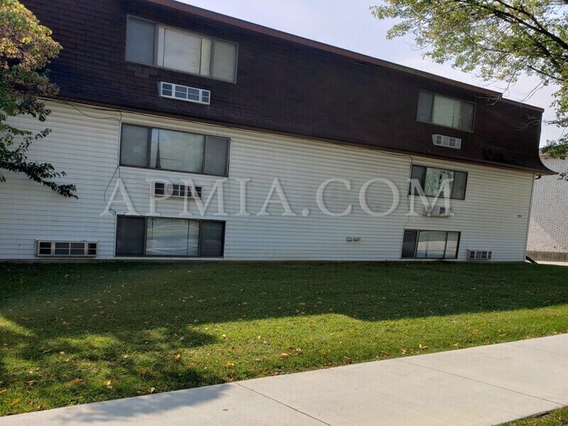 921 Emmons St Unit 4, Hiawatha, IA 52233 - Condo for Rent in Hiawatha ...