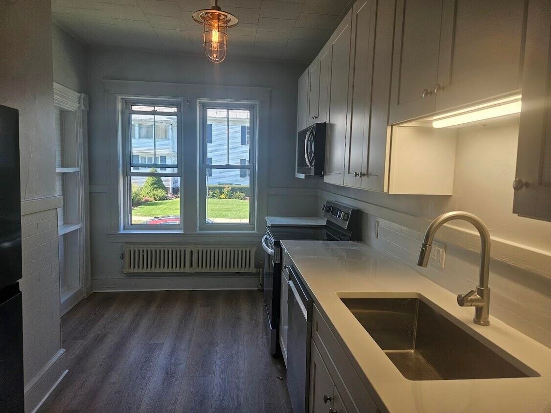 44 Court St Unit B, Keene, NH 03431 - Room for Rent in Keene, NH | Apartments.com