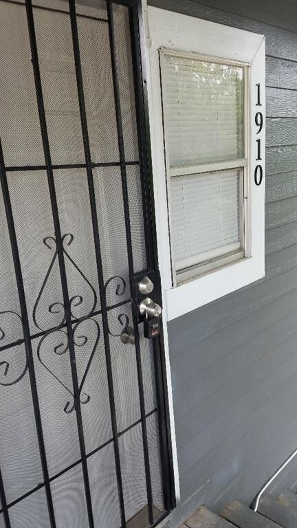 1910 Grainger St, Fort Worth, TX 76110 - Room for Rent in Fort Worth ...