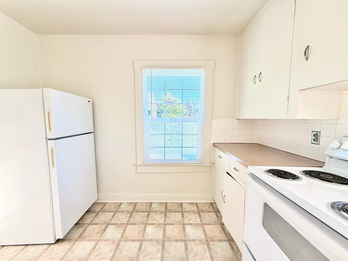 4712 Se Belmont St Unit R0566 - Residential, Portland, OR 97215 - Room ...