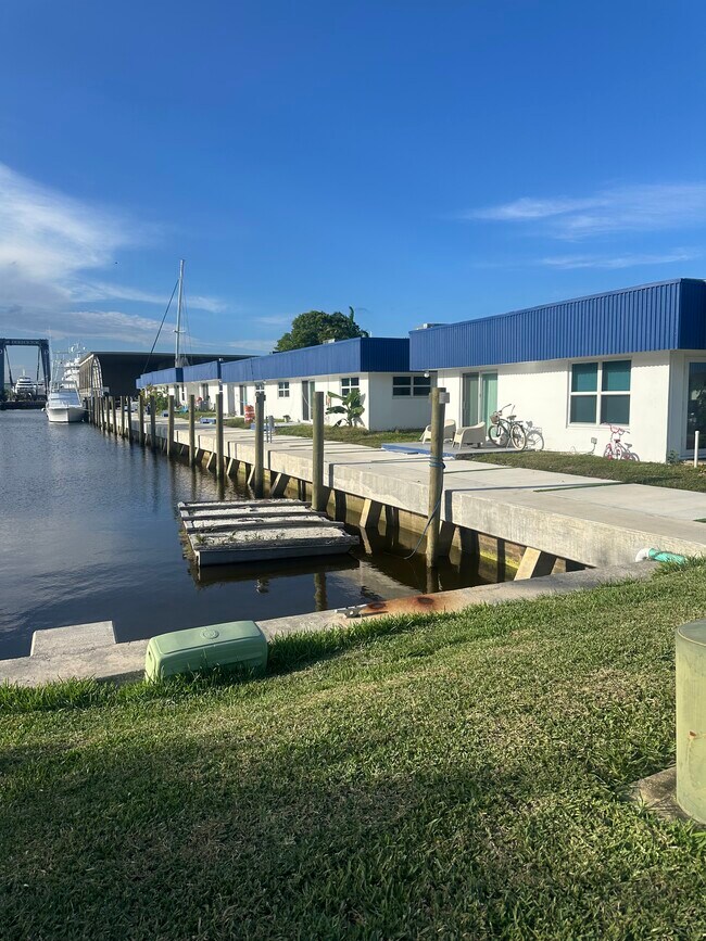 Waterfront Apartments for Rent in Dania - 4 Rentals