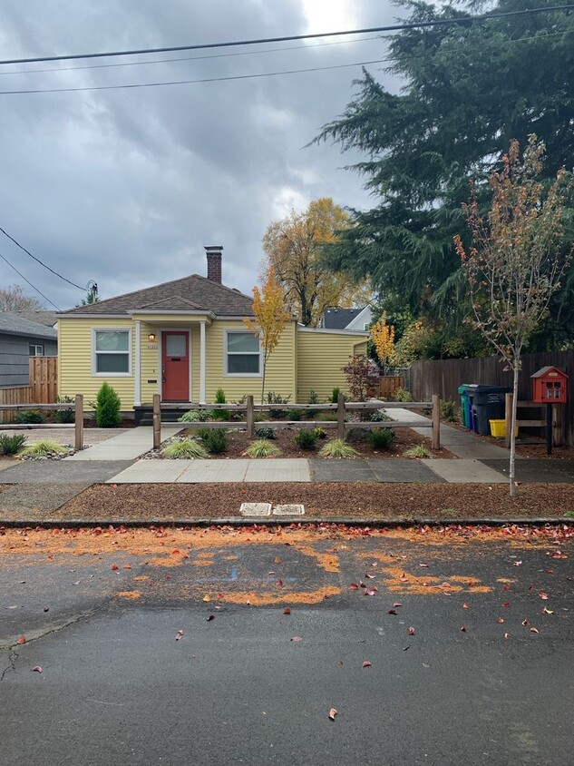 6728 SE Cora St Unit A, Portland, OR 97206 - Room for Rent in Portland ...