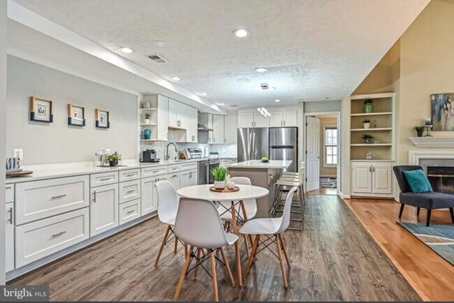 12001 Ridge Knoll Dr Unit 805A, Fairfax, VA 22033 - Condo for Rent in ...