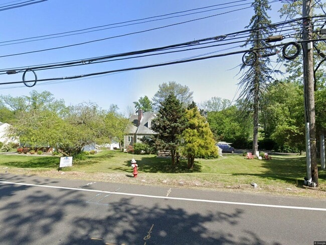 Apartments for Rent with Yard in Harding NJ