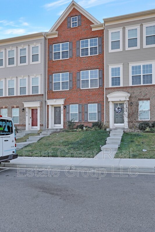 5912 Jefferson Commons Way, Frederick, MD 21703 - Townhome Rentals in ...