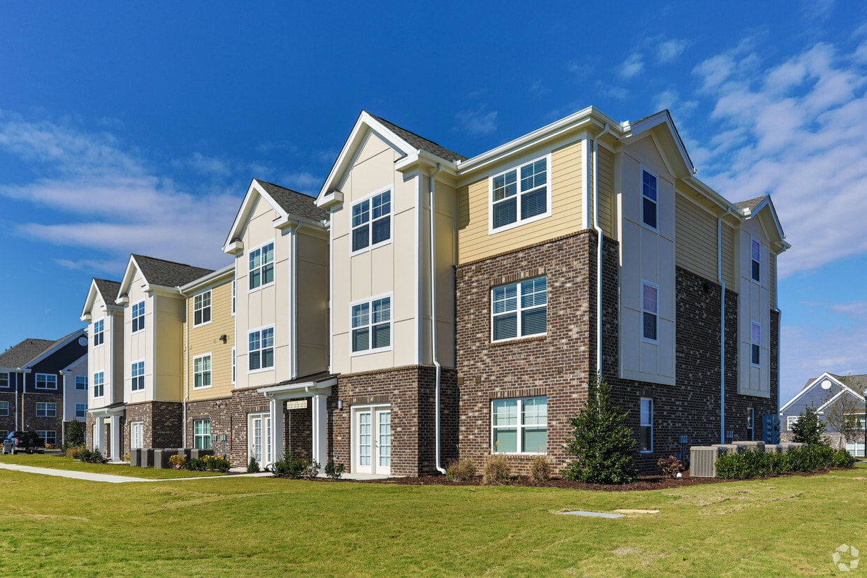 Gateway Pointe Apartment Homes - 1000 S Armed Forces Blvd Warner Robins ...