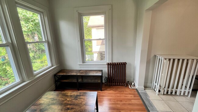 5847 Nicholson St Unit 2, Pittsburgh, PA 15217 - Apartments in ...