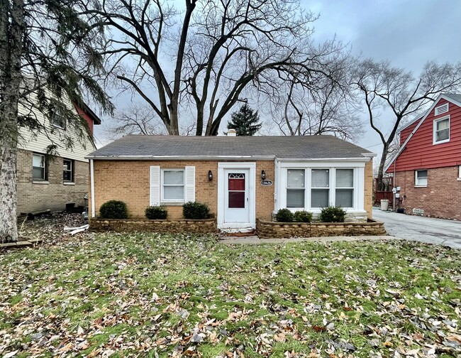18626 Golfview Ave, Homewood, IL 60430 - House Rental in Homewood, IL ...