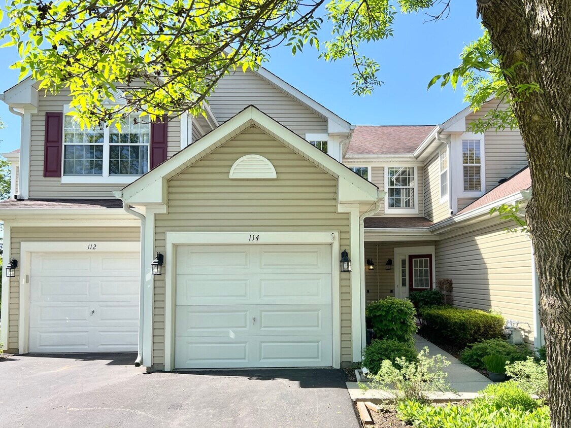 114 Harvest Gate, Lake in the Hills, IL 60156 - Townhome Rentals in ...
