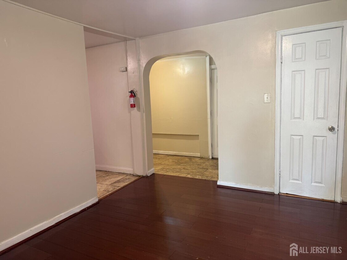 590 Charles St, Perth Amboy, NJ 08861 - Room for Rent in Perth Amboy ...