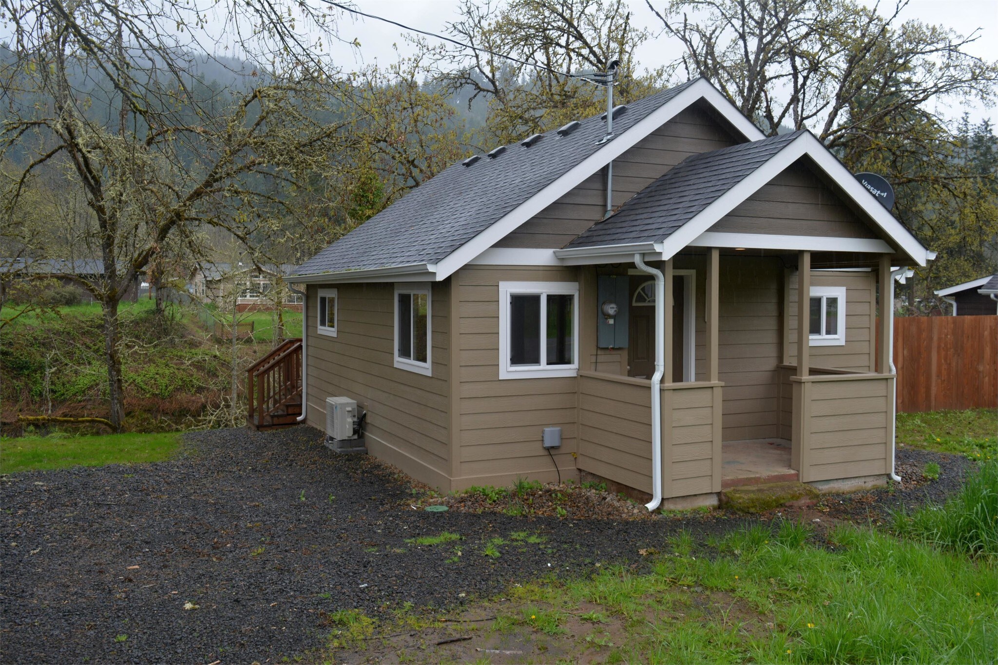 37564 Row River Rd Unit 37564, Dorena, OR 97434 - Room for Rent in ...