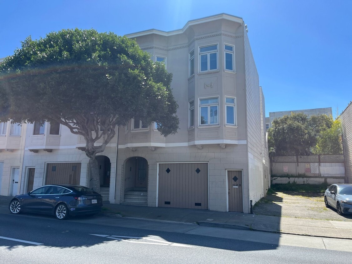 2245-2247 Lombard St Unit 2245, San Francisco, CA 94123 - Room for Rent ...