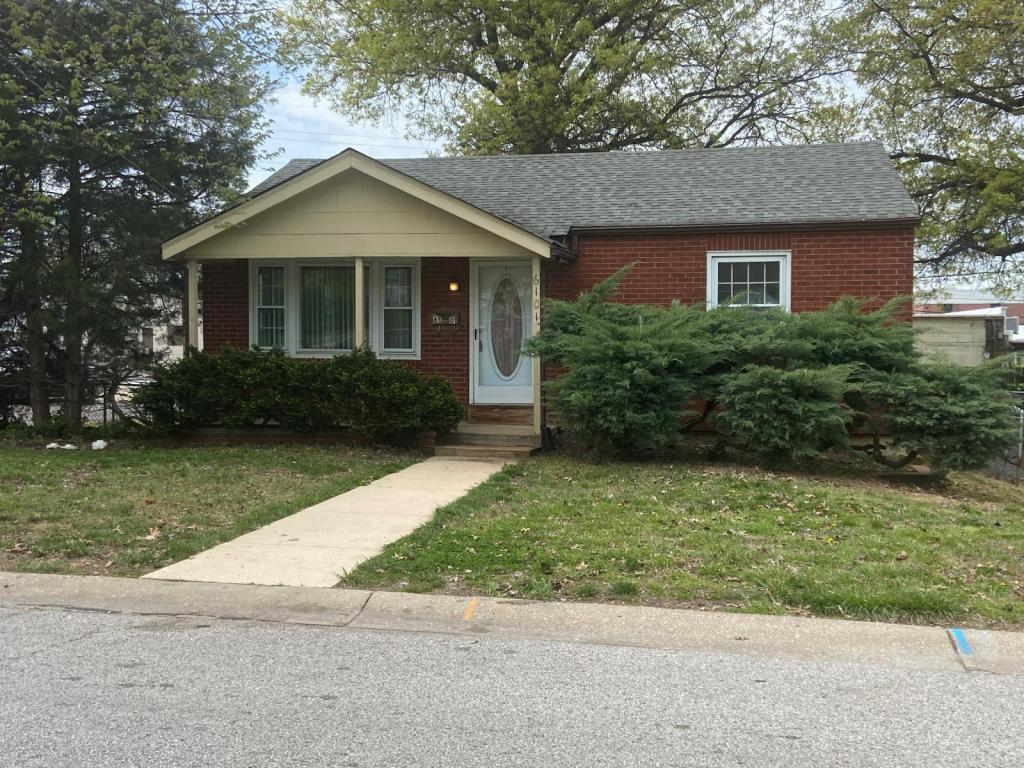 6101 Garfield Ave, Berkeley, MO 63134 - House Rental in Berkeley, MO ...