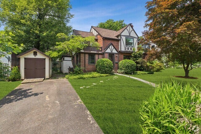 High View Park Apartments for Rent with Extra Storage - Arlington, VA ...