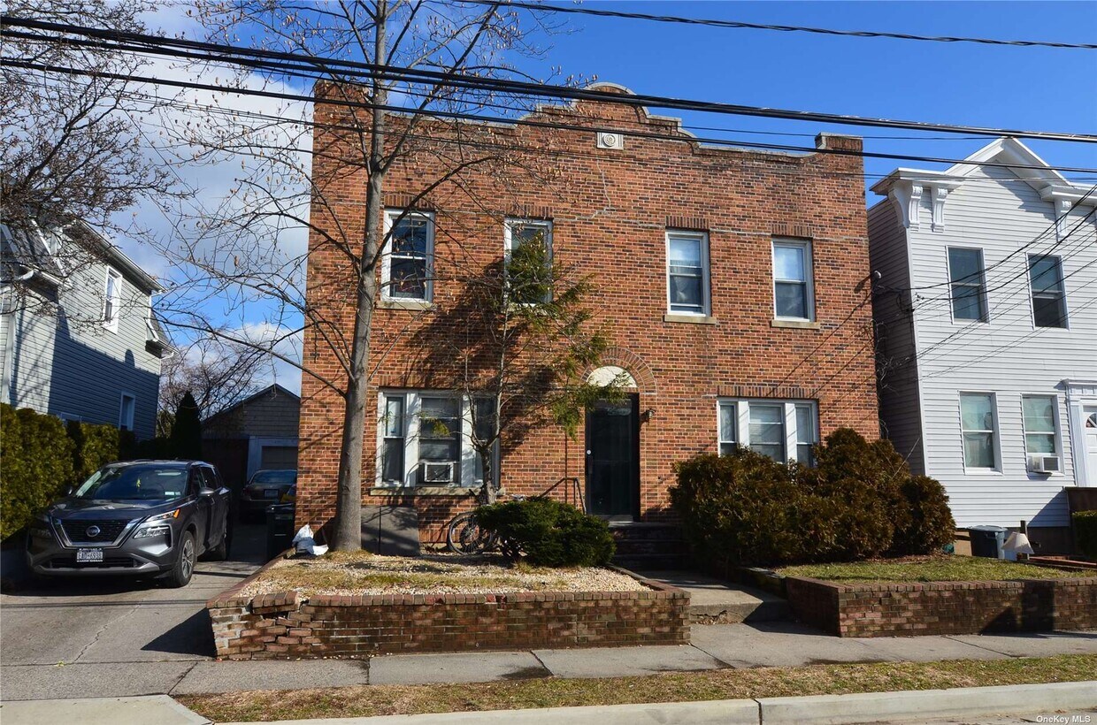 11 Herbert Ave, Port Washington, NY 11050 - Condo for Rent in Port ...