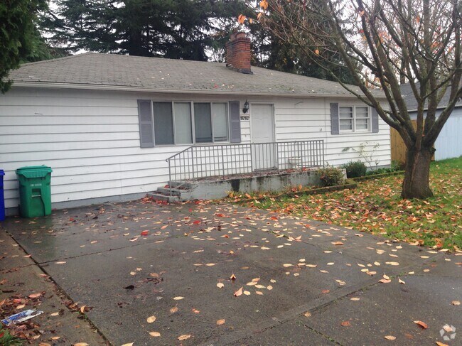 Powellhurst-Gilbert Houses under $2,500 - Portland, OR - 10 Homes