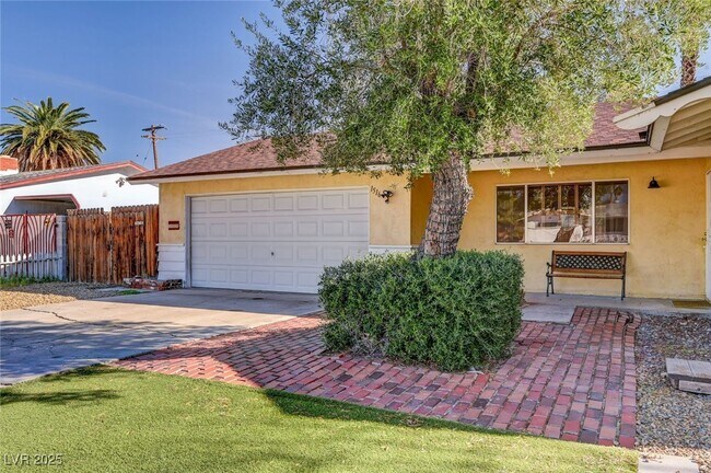 Apartments for Rent with Hardwood Floors in Glen Heather Estates, Las ...