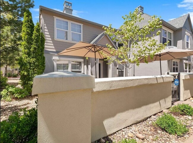 Somersett Town Center Residential Apartments for Rent with a Swimming ...