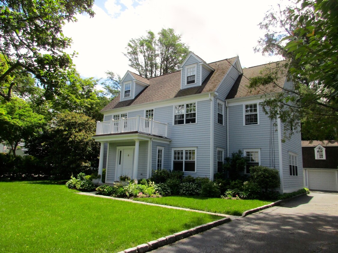 15 Lockwood Ave, Greenwich, CT 06870 - House Rental in Greenwich, CT ...