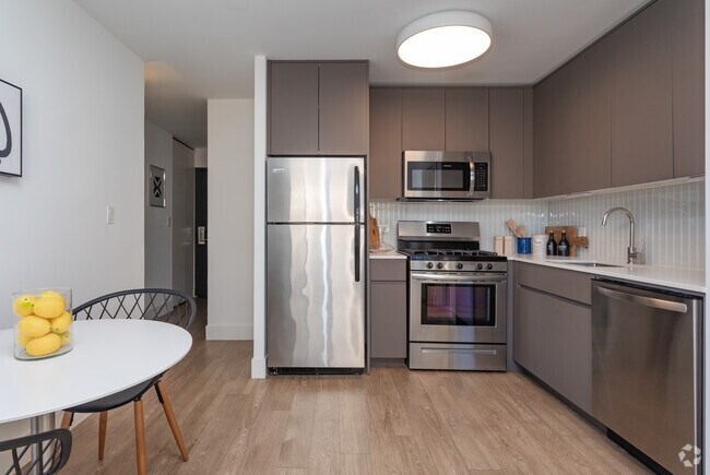 Wave Lakeview - Apartments in Chicago, IL | Apartments.com