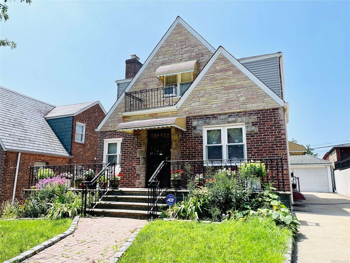 64-14 Ellwell Crescent Unit 2, Queens, NY 11374 - Room for Rent in ...