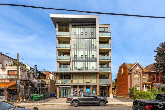 Hamilton Central A Hamilton Apartments for Rent - Hamilton, ON - 19 ...