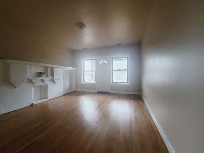 Normal Park Apartments for Rent with Extra Storage - Chicago, IL ...