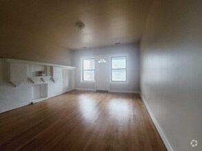 Normal Park Apartments for Rent with a Garage - Chicago, IL - 6 Rentals ...