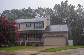 Buckroe Pointe Apartments for Rent with Extra Storage - Hampton, VA ...