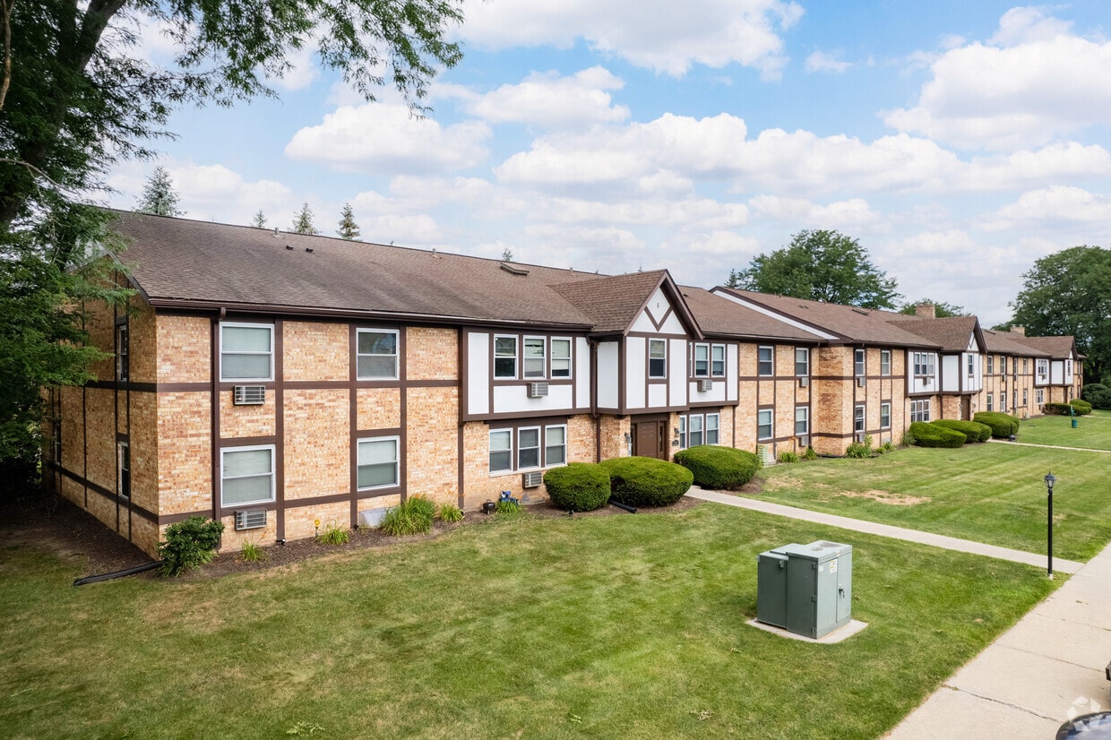 Brighton Square - 302-354 Kent Ln Madison, WI 53713 | Apartments.com