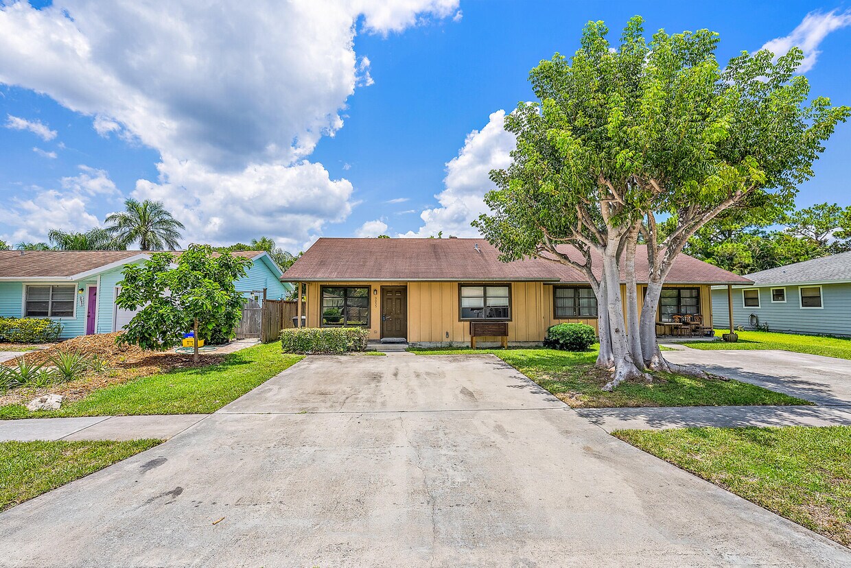 9055 E Highland Pines Dr, Palm Beach Gardens, FL 33418 - Townhome ...