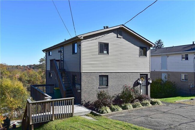 123 3rd St, West View, PA 15229 - Townhome Rentals in West View PA ...