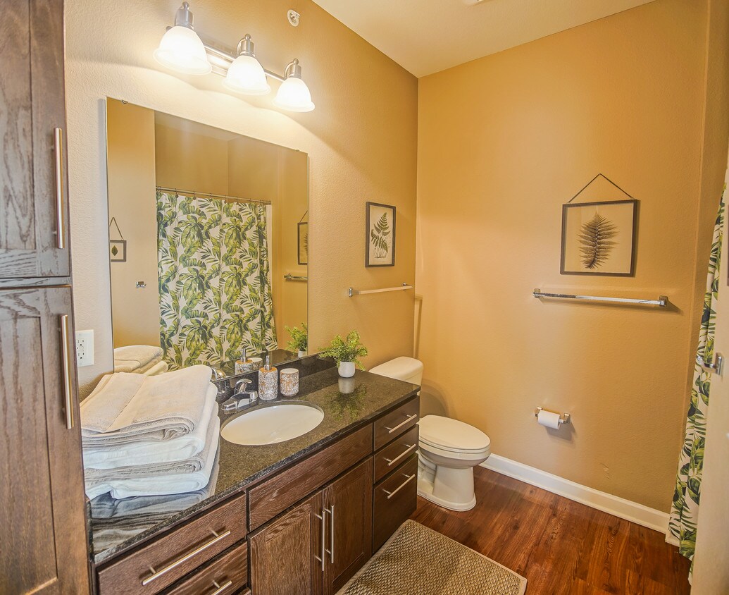 Chisholm Lake Apartments - 3450 N Ridgewood St Wichita, KS 67220 ...