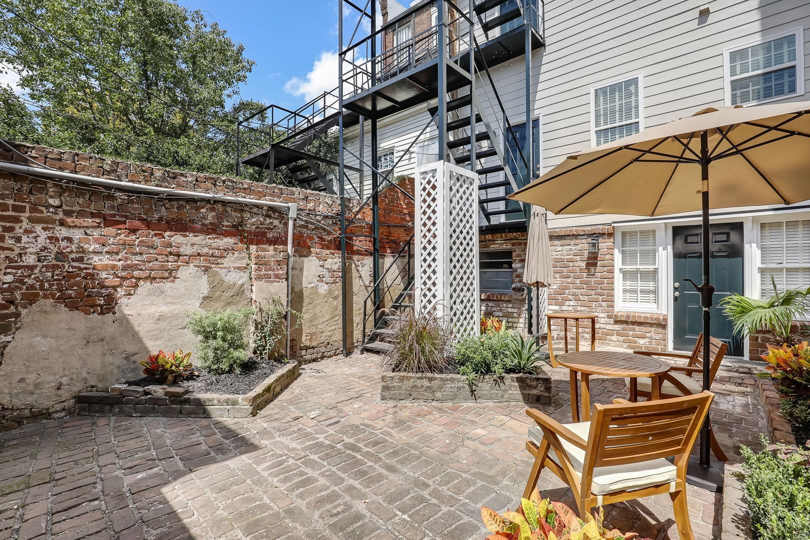 127 W Gordon St Unit Carriage House, Savannah, GA 31401 - Room for Rent ...